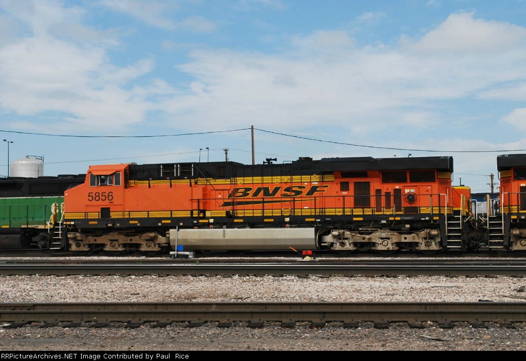 BNSF 5856
